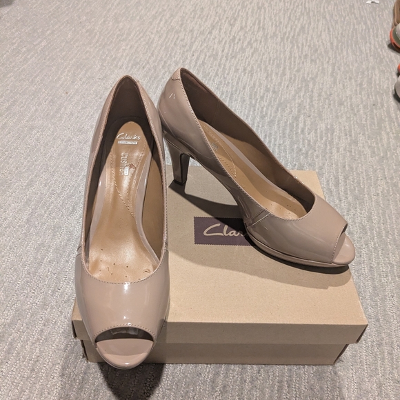 Clarks | Shoes | Clarks Womens Taupe Peep Toe Heels | Poshmark